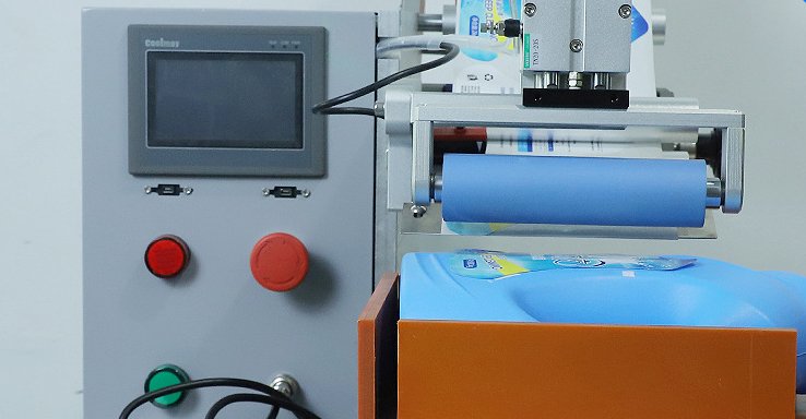 Semi-Automatic Flat Roll Labeling Machine | RTLM-160S RITO