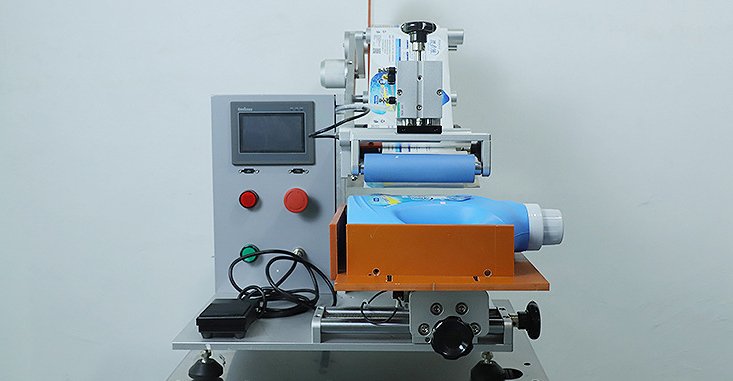 Semi-Automatic Flat Roll Labeling Machine | RTLM-160S RITO
